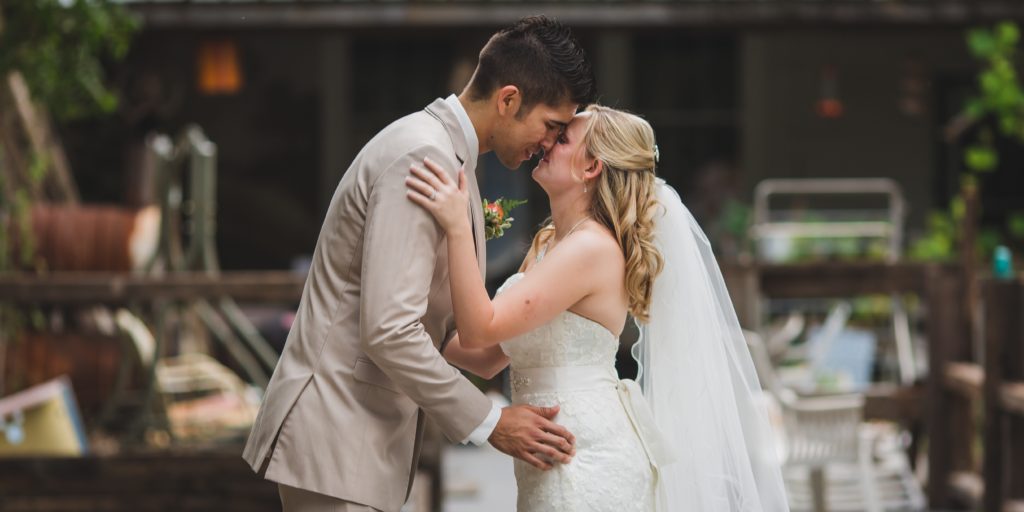 A BEE CREEK SHELTER WEDDING IN WESTON | Wisdom-Watson Weddings